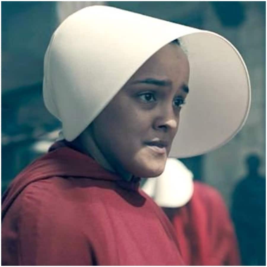 What the Cast of ‘The Handmaid’s Tale’ Look Like In Real Life ...