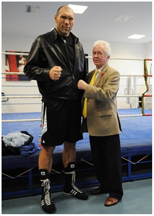 40 Unforgettable Giants in Professional Sports History - worldtravelling